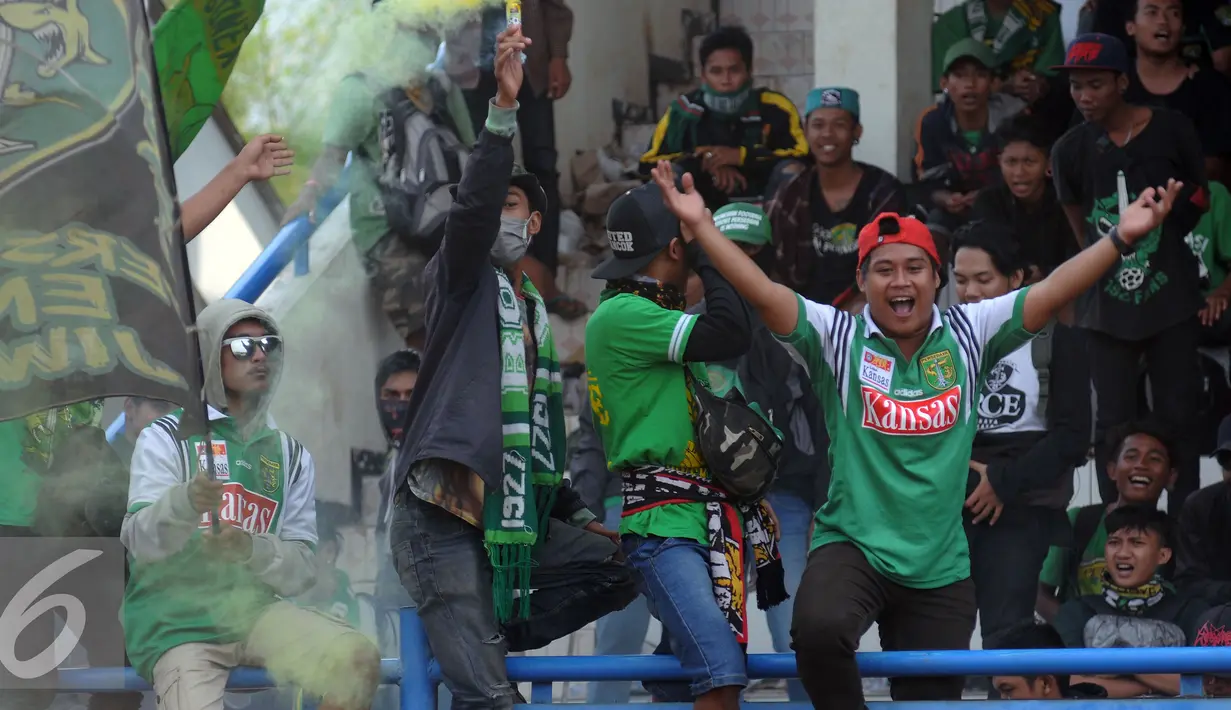 Terima Kabar Hasil KLB PSSI, Aksi Bonek Berhenti dan Bubar - Foto ...