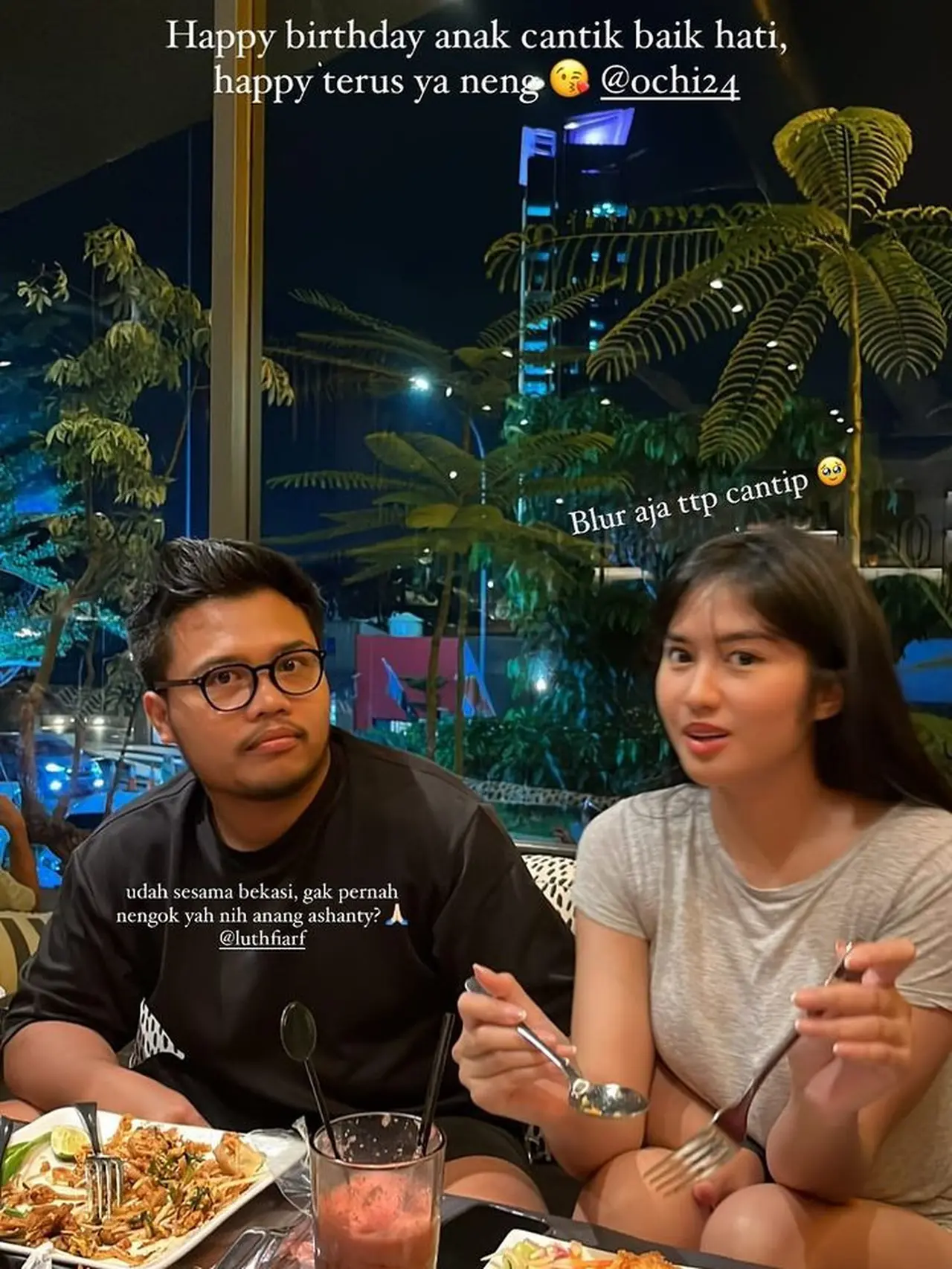 Dikabarkan Punya Pacar Baru, Ini 7 Potret Ochi Rosdiana Dapat Kejutan ...