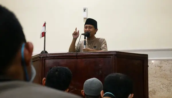 Sholat Isya Jam Berapa Hari Ini? Ketahui Batas Waktu Pelaksanaannya ...