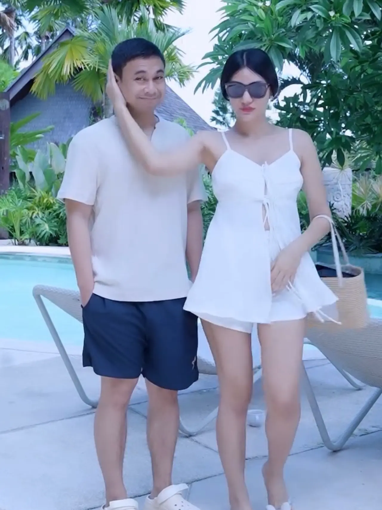 Raditya Dika dan Ariel Tatum Beradegan Ranjang, Anissa Aziza Ungkap ...