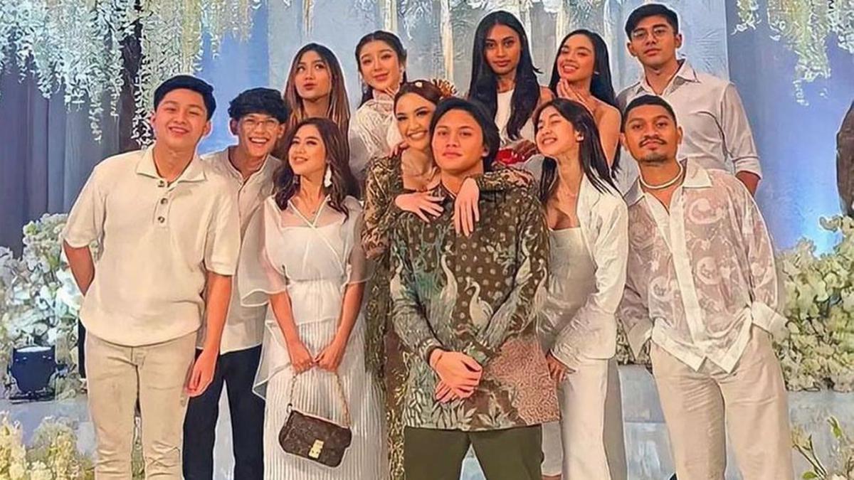 Potret Alumni Indonesian Idol Hadir di Lamaran Rizky Febian dan ...