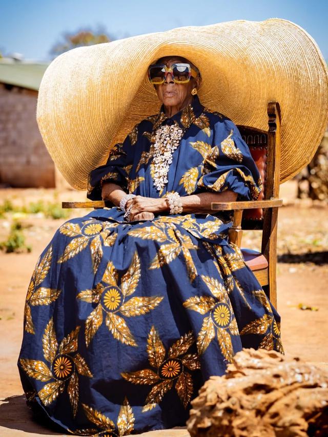 Nenek 80 Tahun Jadi Model Fashion Ini Curi Perhatian, Viral dalam 10 Menit