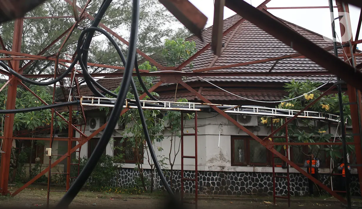 FOTO: Kondisi Menara BTS RRI yang Roboh di Radio Dalam - Foto Liputan6.com