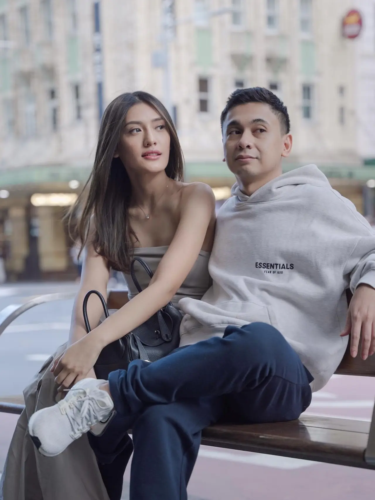 5 Tahun Bersama, Ini Dia Potret Kebersamaan Raditya Dika dan Anissa Aziza