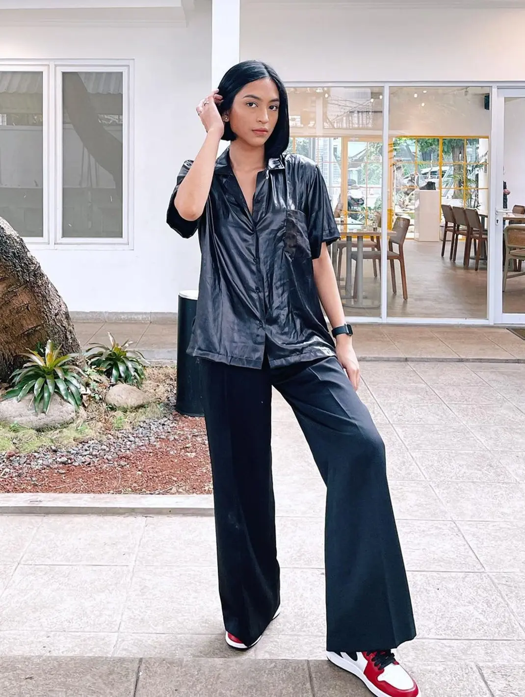 Bintangi Film Pamali, Ini Penampilan Taskya Namya Pakai Outfit Serba ...