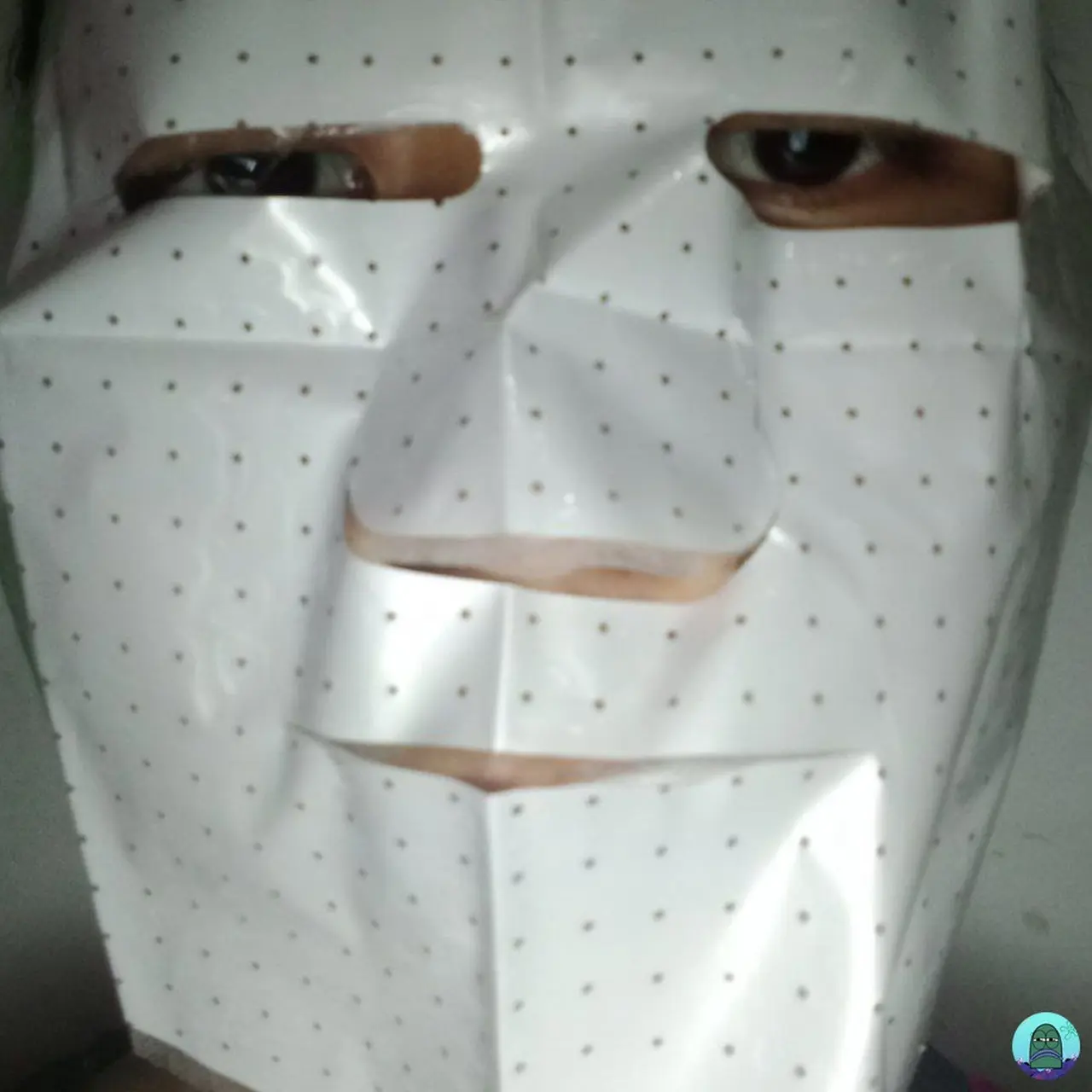 6 Potret Kesalahan Orang Pakai Sheet Mask Ini Kocak, Jadi Tidak ...