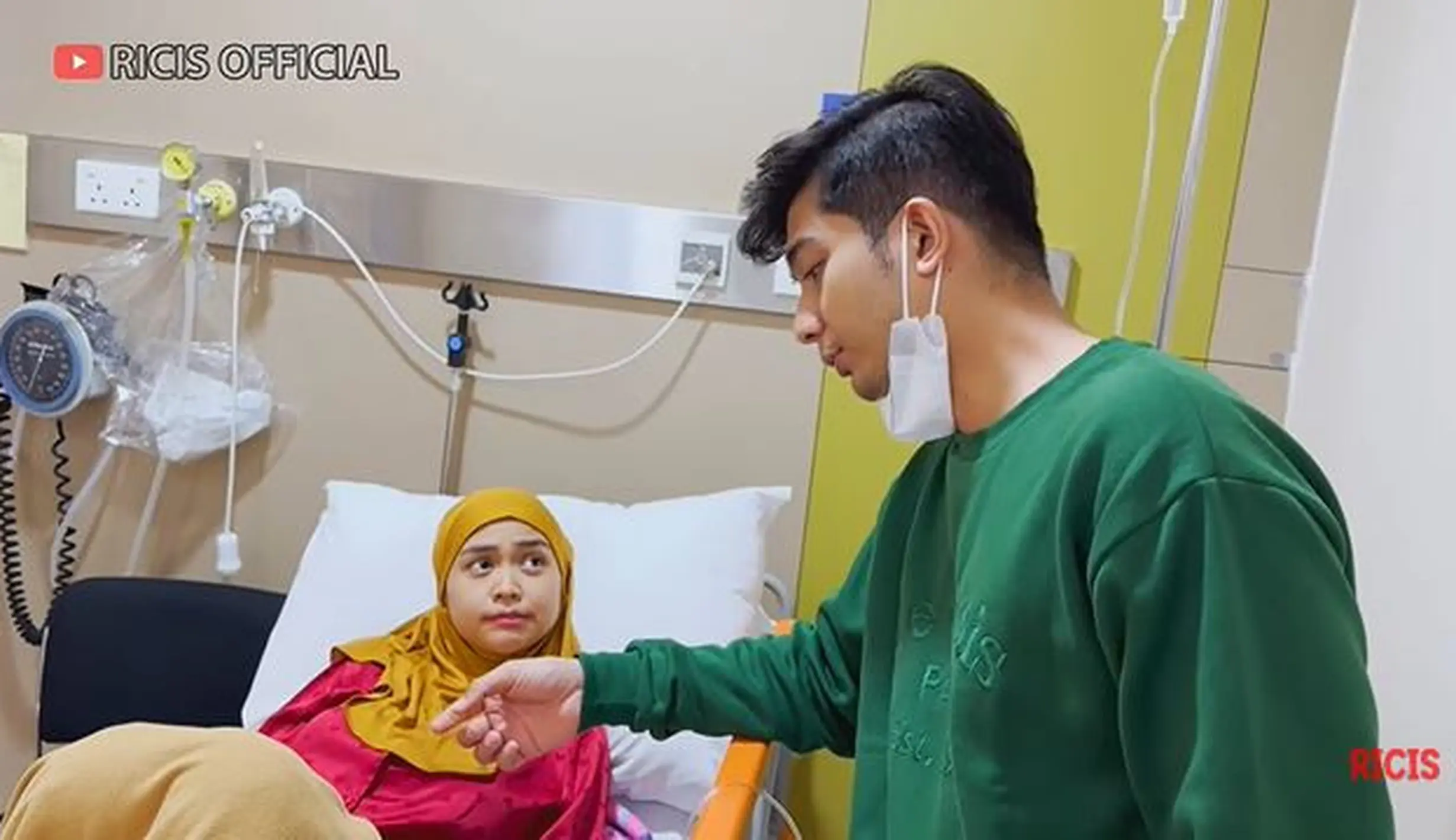 Potret Ria Ricis Dirawat di Rumah Sakit, Suhu Tubuh Capai 40 Derajat ...