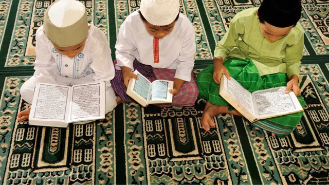7 Tanda Baca Alquran yang Wajib Diketahui, Lengkap Cara Membacanya ...