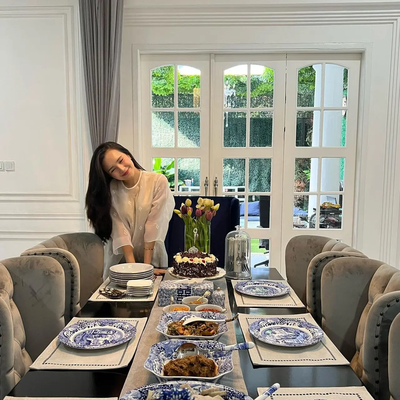 6 Potret Beby Tsabina 2 Bulan di Indonesia Pasca Lulus, Diduga Punya Pacar Baru - Hot Liputan6.com