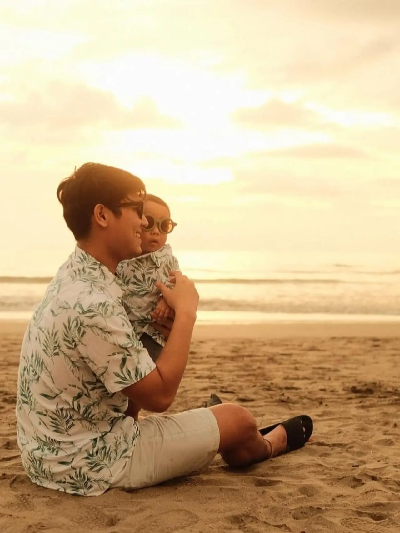 6 Potret Lesti Kejora dan Rizky Billar Liburan di Bali, Video Sang Pedangdut Bawa 3 Tas Sendiri ...