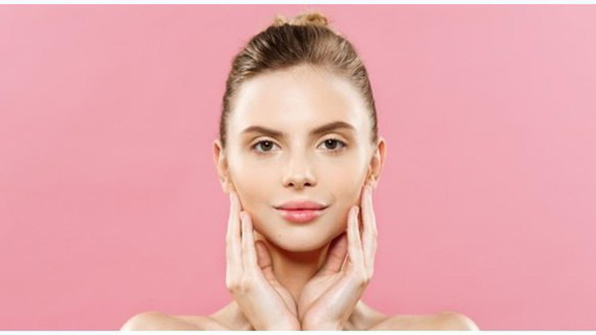 Sebenarnya Pentingkah Memakai Double Toning Sejak Usia 20an? - Beauty ...