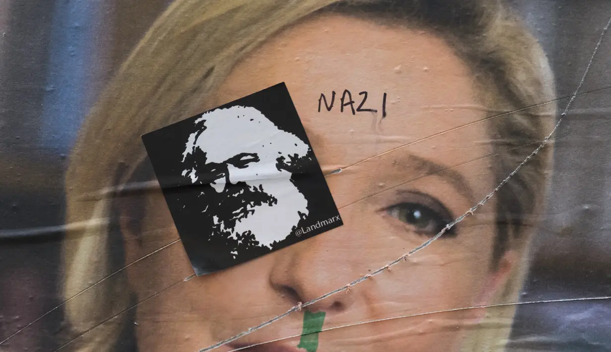 Aksi Vandalisme Serang Poster Capres Prancis - Foto Liputan6.com