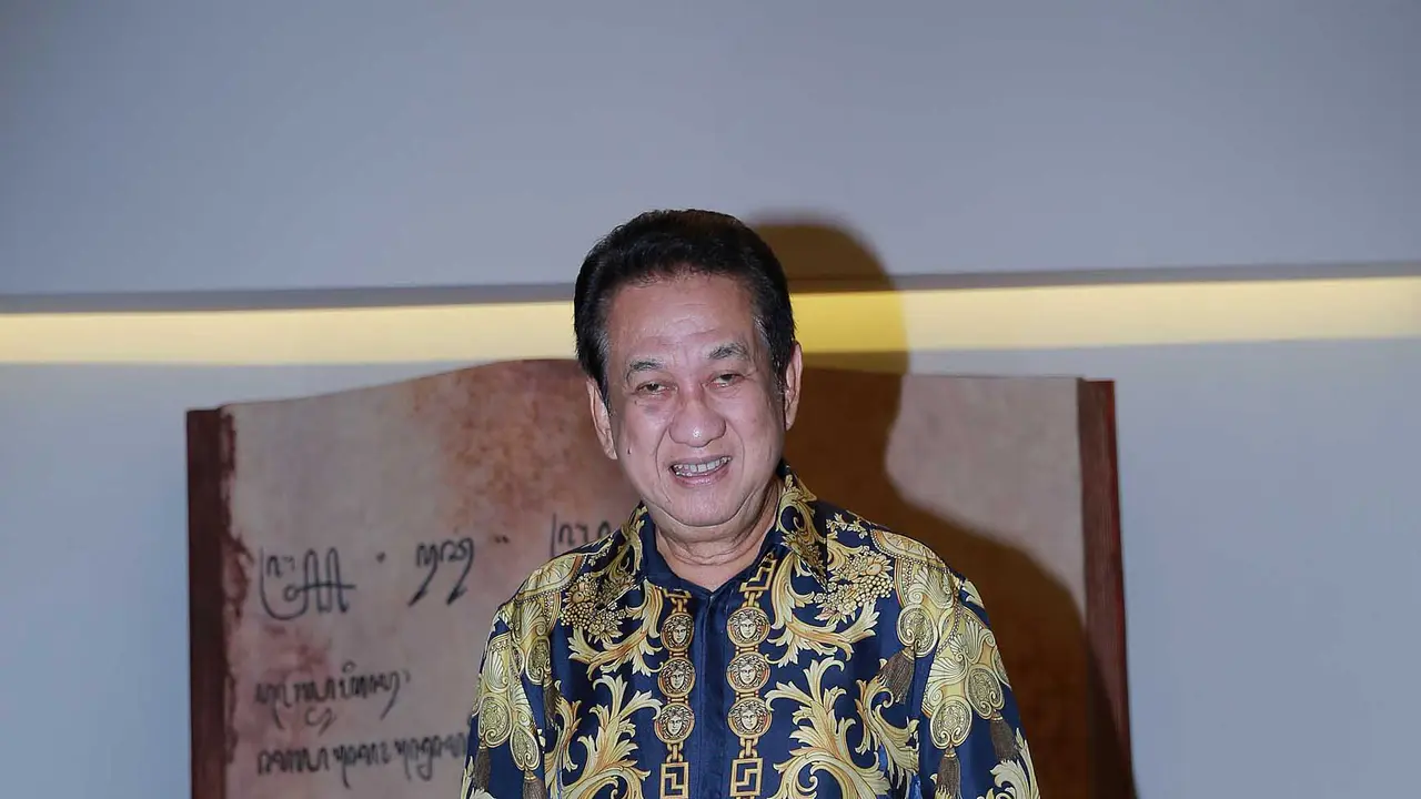 Putra Anwar Fuady Dikebumikan Berdampingan dengan Makam Ibunda ...