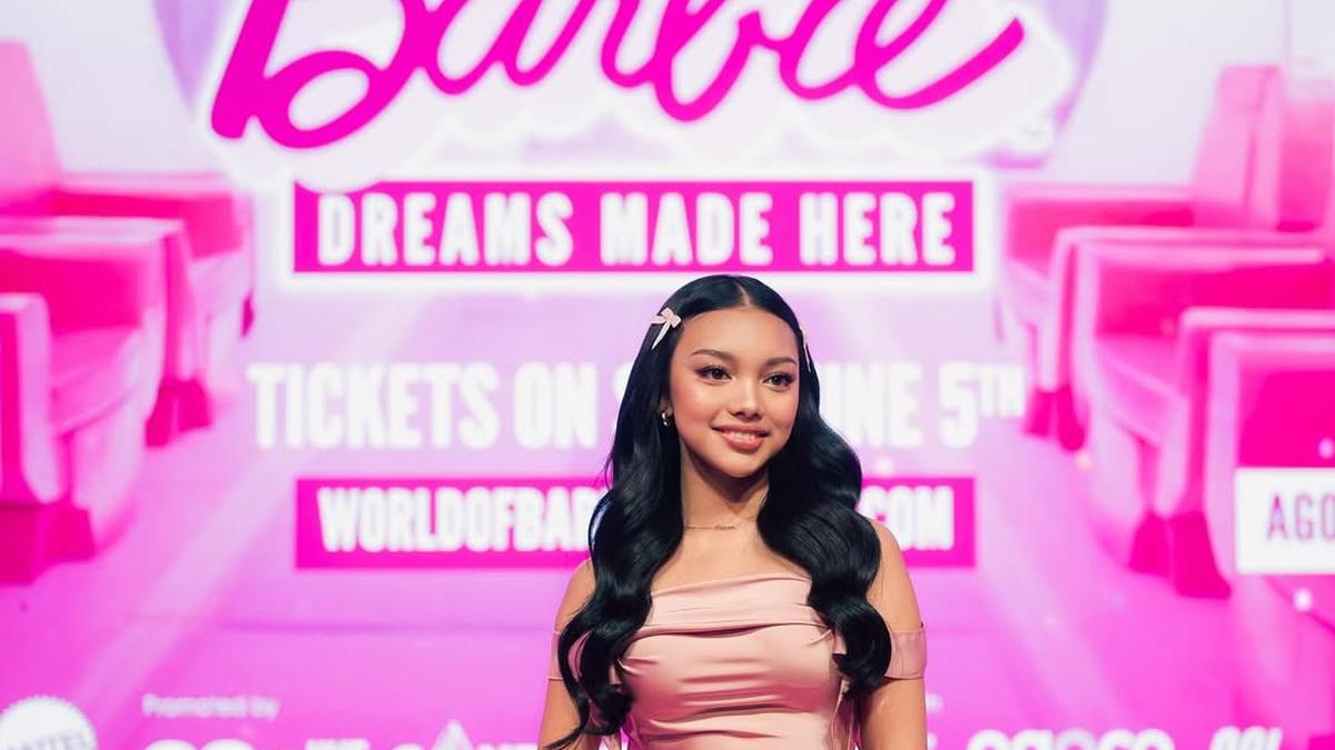 6 Potret Naura Ayu Tampil Manis Serba Pink, Didapuk Jadi Ikon World of ...