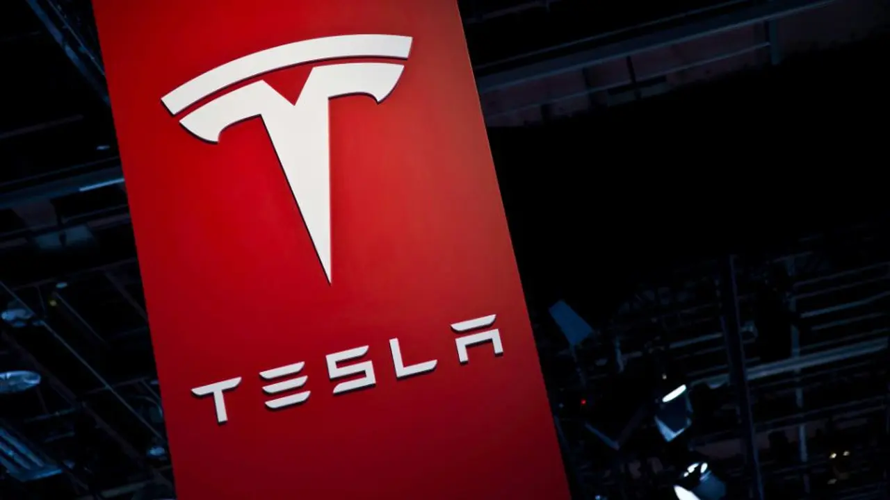 Tesla Bakal Luncurkan Smartphone Pertamanya di Pasaran - Tekno Liputan6.com