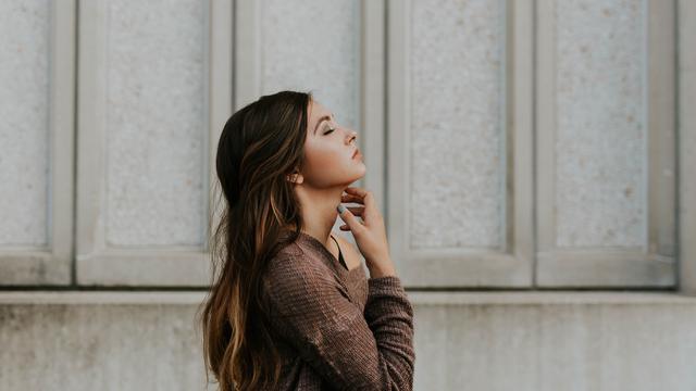 How To: 4 Cara Pakai Jedai Rambut yang Praktis dengan Hasil Cantik ...