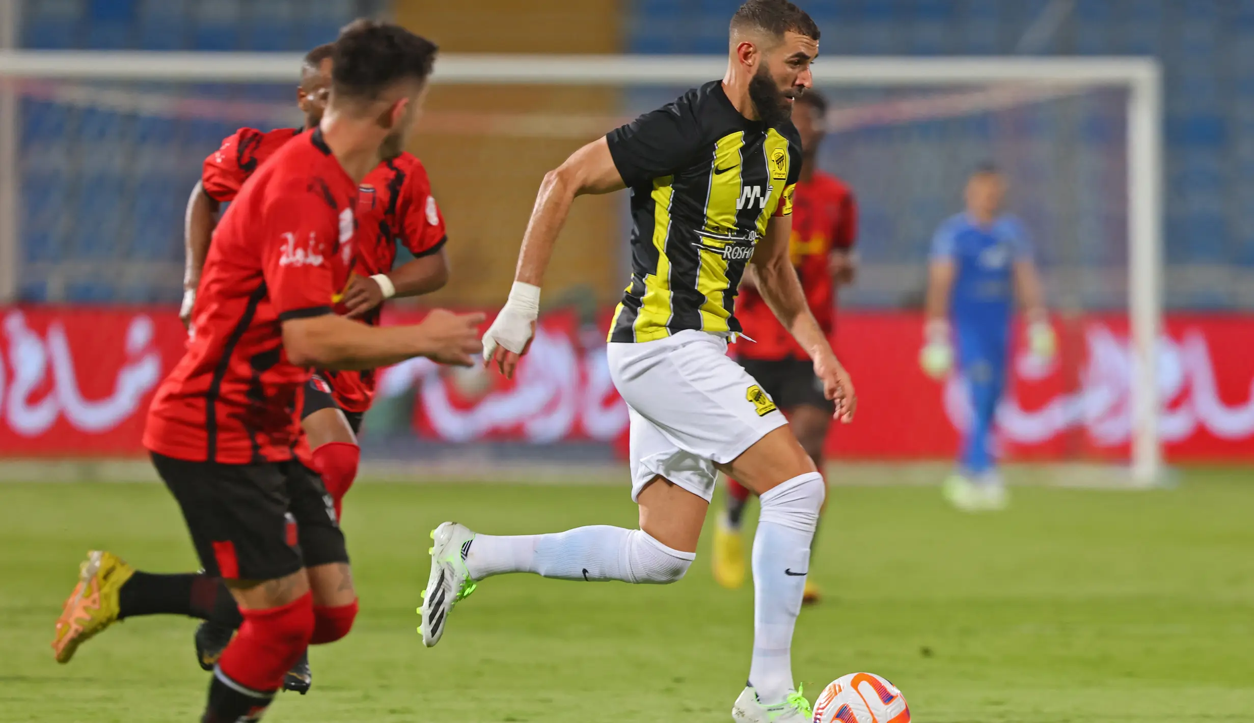 Al-Riyadh vs Al-Ittihad: Momen Karim Benzema Cetak Gol Perdana di Liga ...