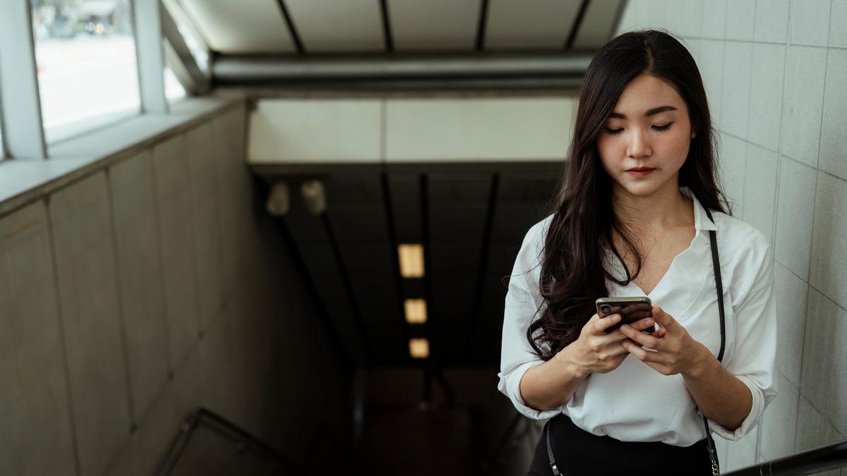 7 Zodiak yang Gampang Terjebak dalam Cinta Segitiga - Relationship ...