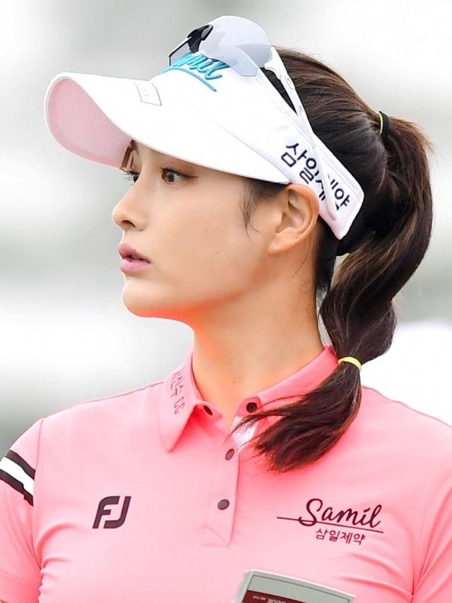 Pesona Park Gyeol, Si Kim Tae Hee di Lapangan Golf yang Tersandung ...