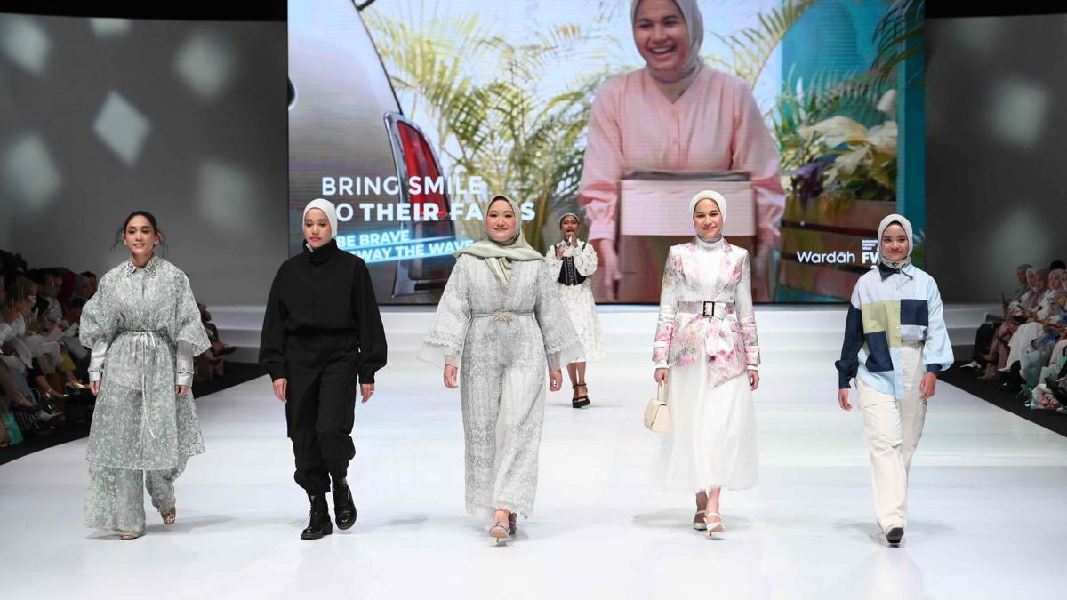 5 Sosok Perempuan Pendaki, Pilot, hingga Masinis MRT Melenggang Cantik ...