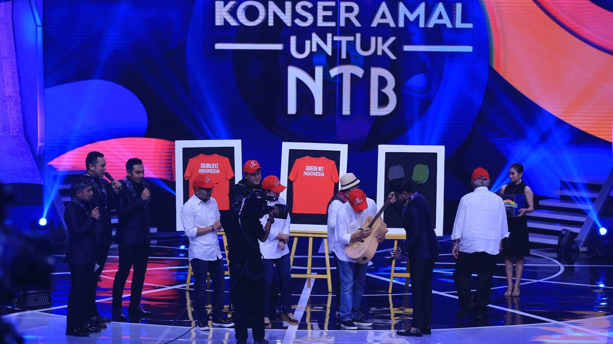 Elek Yo Band Lelang Barang dan Lagu untuk NTB - Photo Fimela.com