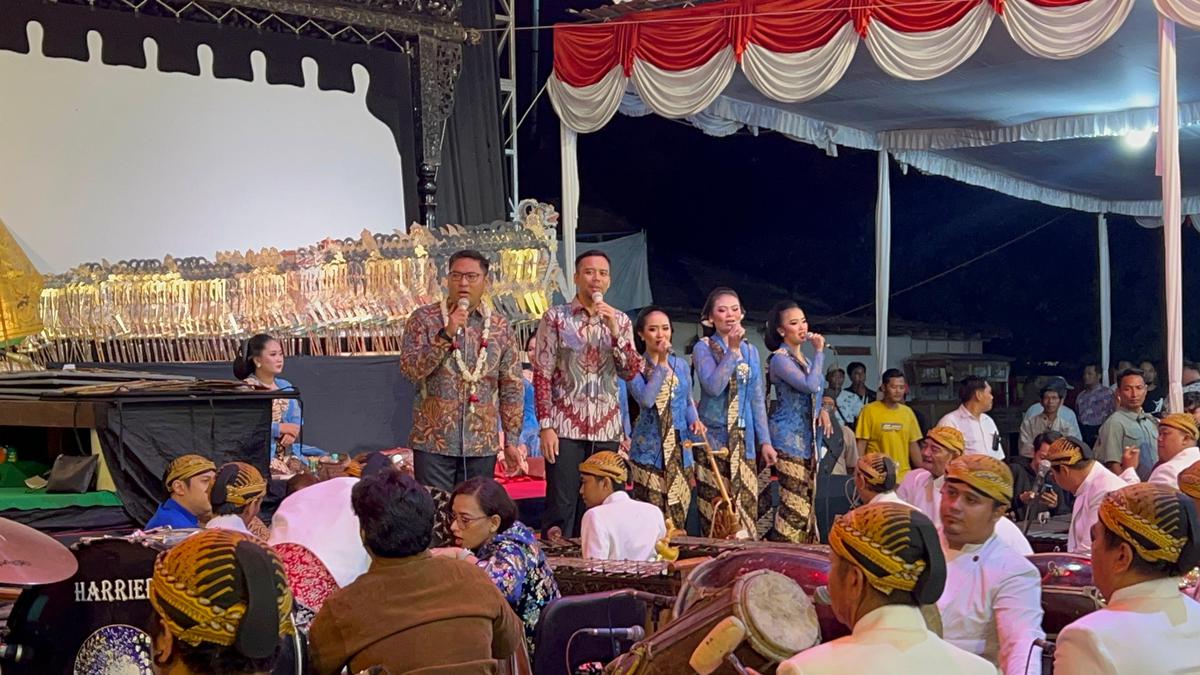 Di Hadapan Ribuan Penonton Wayang, Sudaryono Ajak Warga Klaten ...