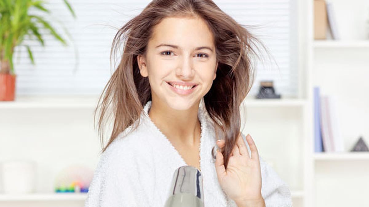 Cuma Butuh 3 Menit untuk Punya Gaya Rambut Cantik Ini Lho! - Beauty ...