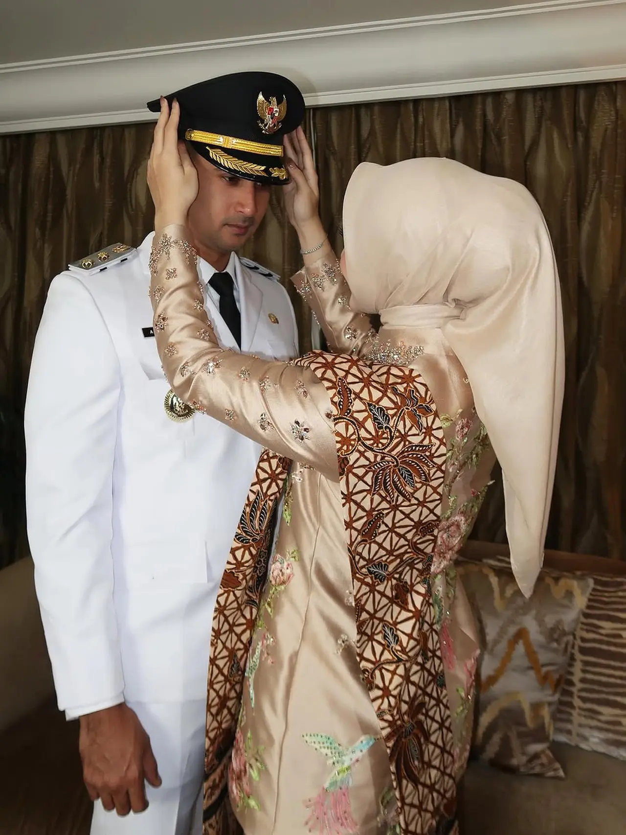 Resmi Jadi Wakil Bupati Bandung, 5 Potret Ali Syakieb Kenakan Seragam ...