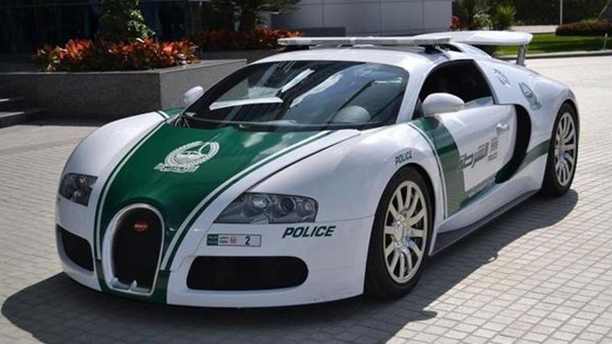 Sedan Supermewah Dipakai Patroli Polisi Dubai