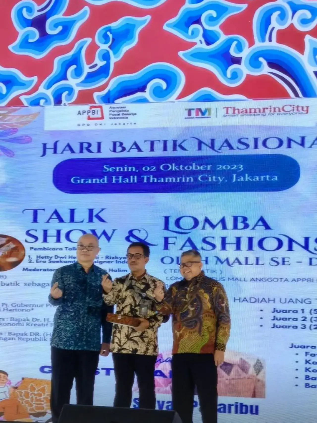 Selamat Hari Batik Nasional dari Sandiaga Uno, Sebut Batik Kain dengan Jiwa dan Ajak Cintai ...