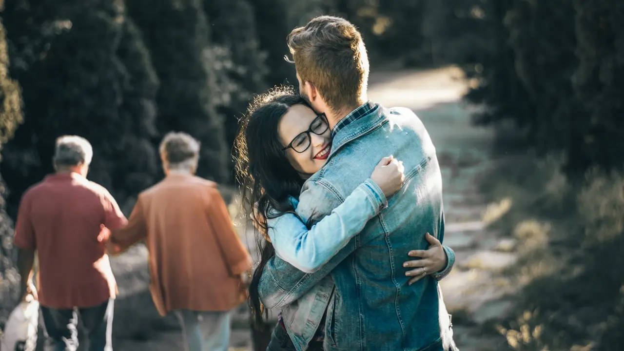 6 Fakta Unik Alasan Pria Lebih Menyukai Perempuan Bertubuh Mungil - Citizen6 Liputan6.com