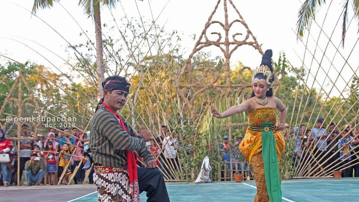 Ini Fakta-Fakta Menarik Tradisi Ceprotan Khas Kabupaten Pacitan ...