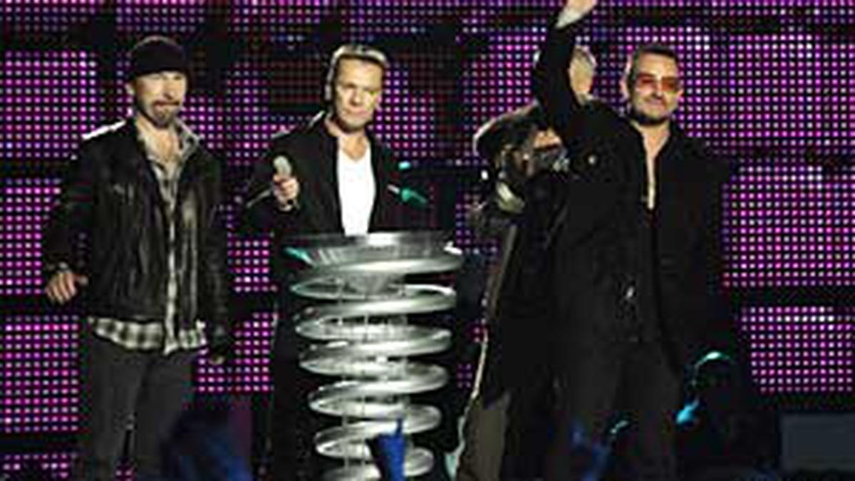 U2 Band Terkaya Tahun 2010 - ShowBiz Liputan6.com