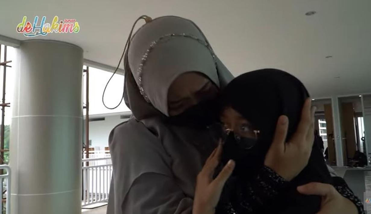Irfan Hakim Melepas Anak Kembarnya Masuk Pesantren