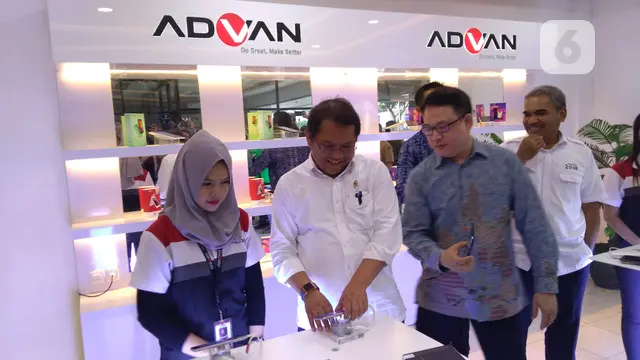 Kunjungi Pabrik Advan, Rudiantara Bangga dengan Vendor Lokal - Tekno ...