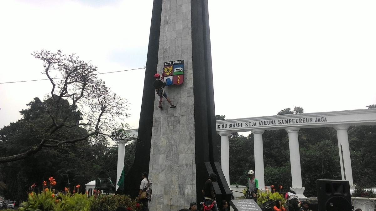Ngumbah Tugu Kujang Bogor, Tradisi Mencuci dari Tujuh Mata Air