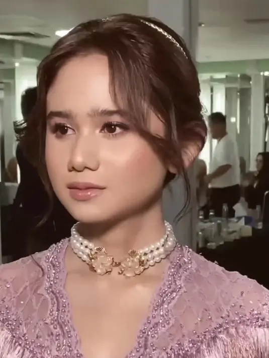 8 Gaya Rambut dan Makeup Para Aktris di Festival Film Indonesia Cocok ...