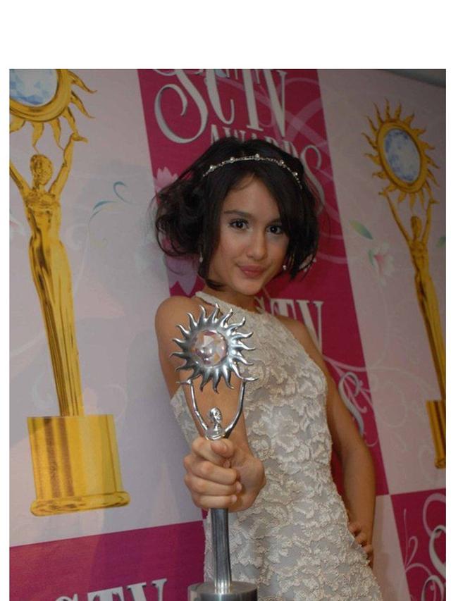 13 Tahun Berkarya di Dunia Entertain, Ini 7 Potret Lawas Cinta Laura ...