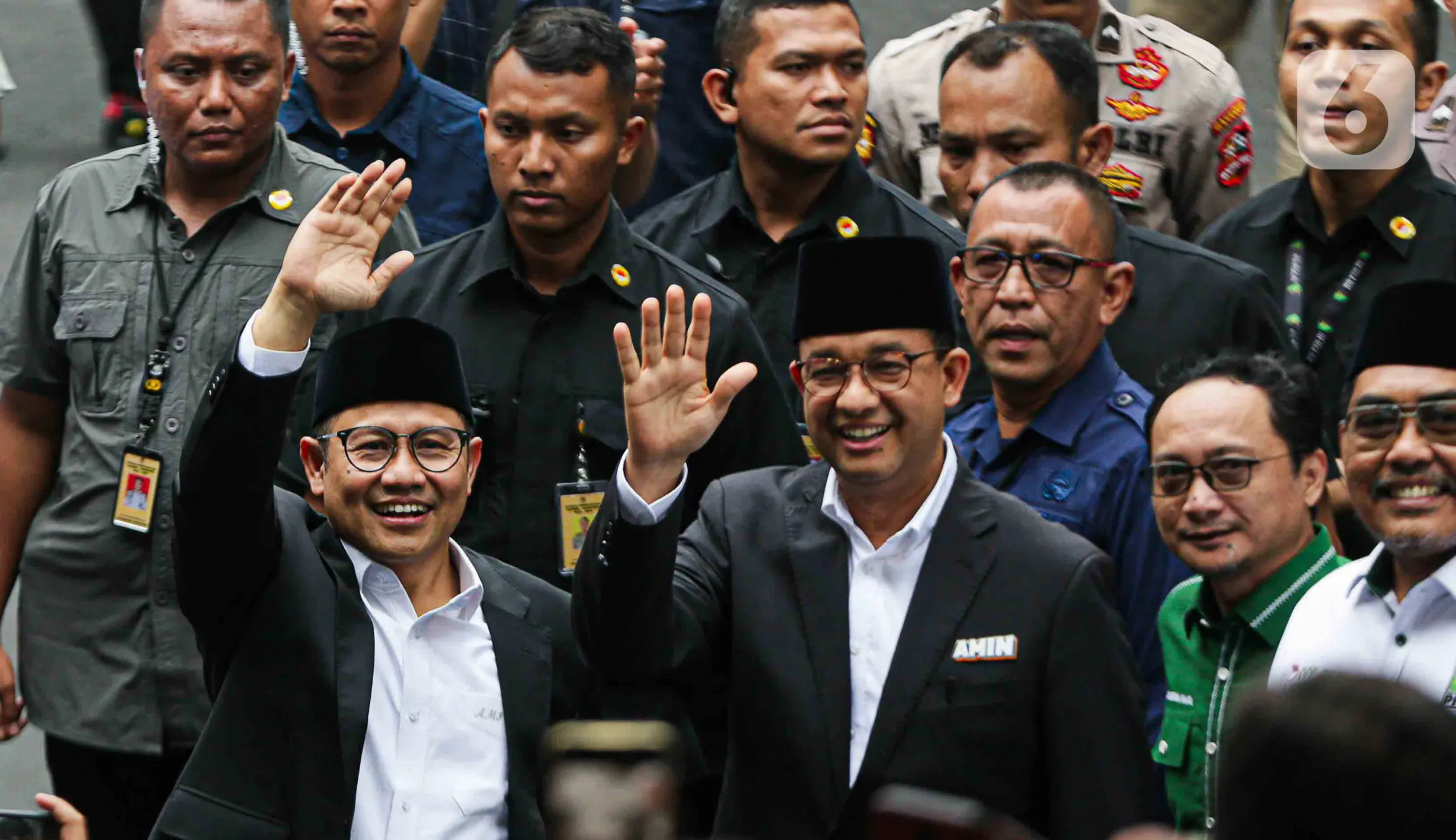 Momen Tiga Capres Cawapres Tanda Tangani Deklarasi Kampanye Pemilu