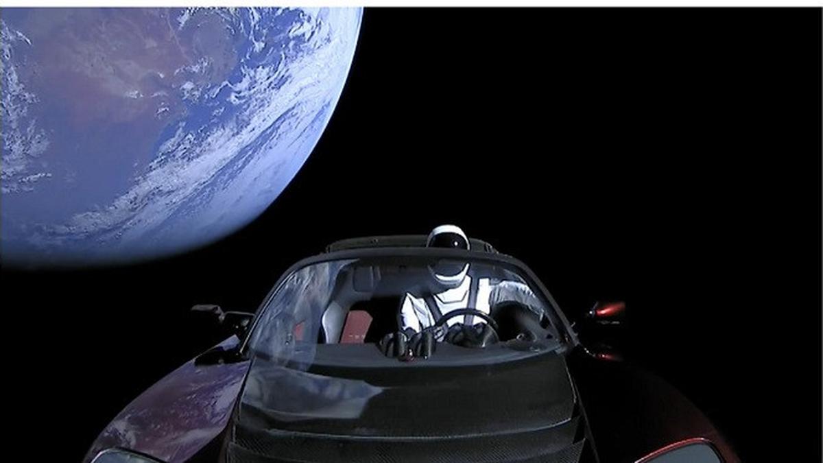 Mobil Tesla Roadster Milik Elon Musk Resmi Meluncur ke Mars