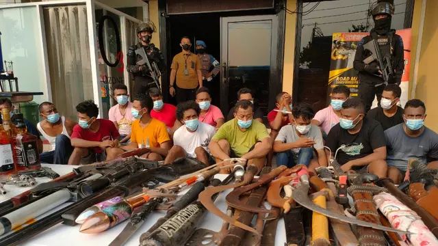 Gerebek Kampung Ambon Cengkareng, Polisi Amankan 50 Orang Terkait ...