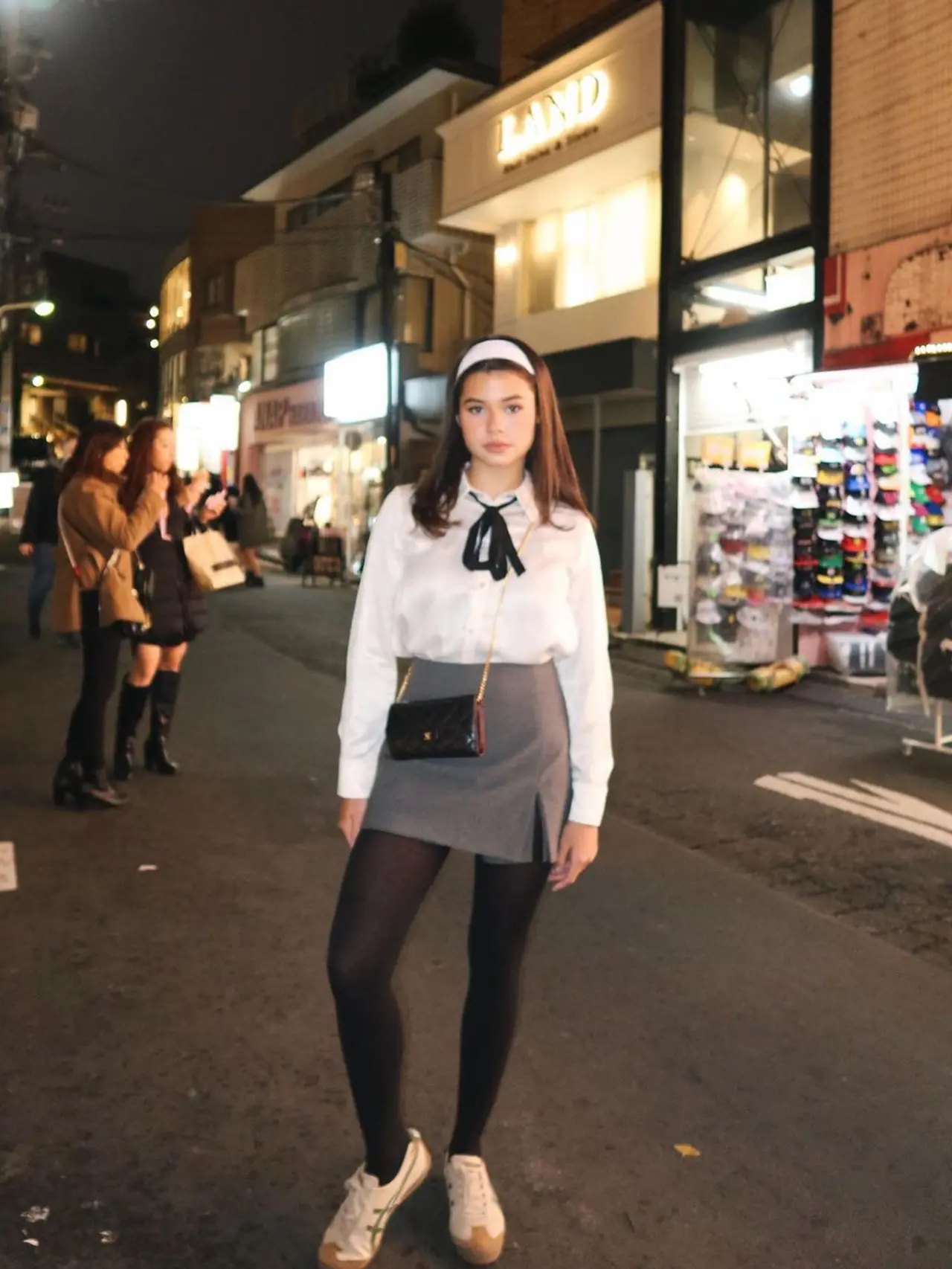 7 Gaya Outfit Maria Theodore yang Menambah Kesan Cantik dan Imut Dalam ...