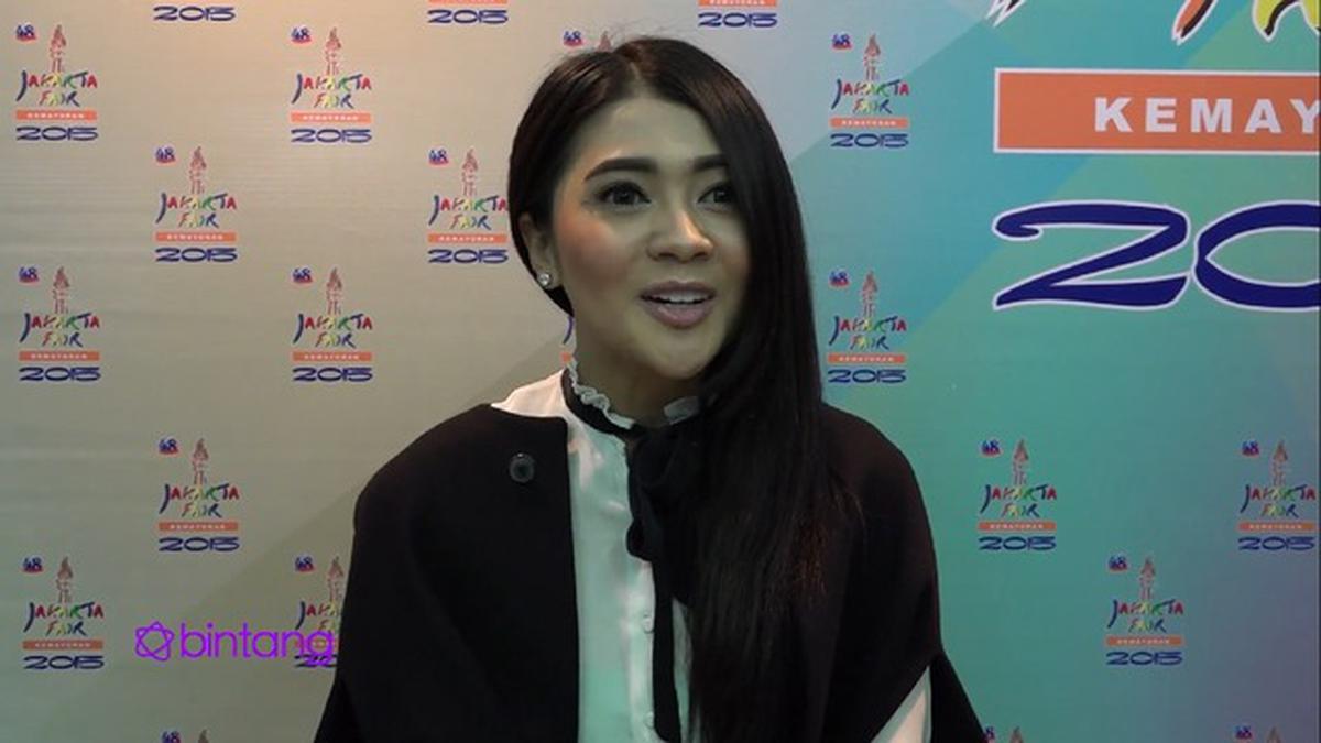 Indah Dewi Pertiwi Nostalgia di Jakarta Fair Kemayoran - Video Fimela.com