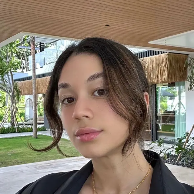 Berawal dari Duet Dikira Netizen Pacar Abidzar, Ini 6 Potret Raisyah Helmi Mohdar - Hot Liputan6.com