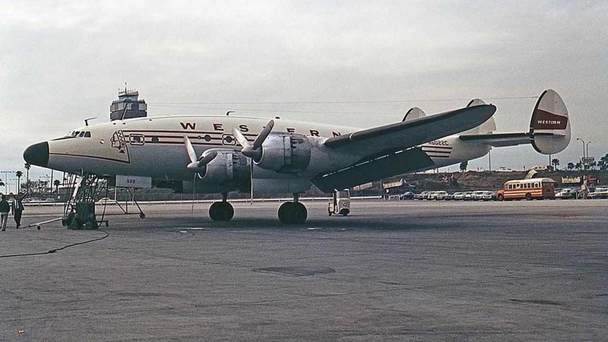 11-4-1955: Pesawat Kashmir Princess Dibom dalam Perjalanan ke Jakarta