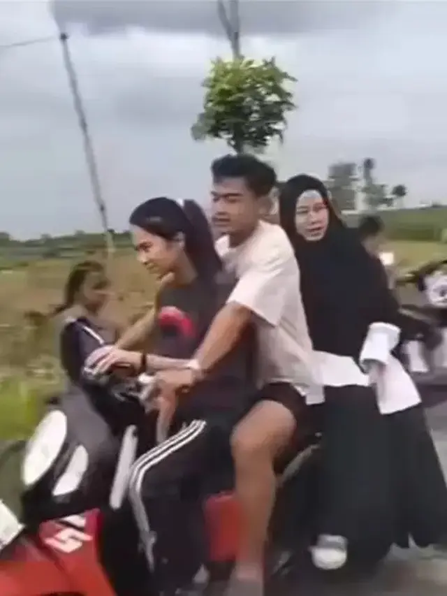 5 Potret Kebersamaan Ibu Azizah Salsha dengan Keluarga Arhan di Blora ...