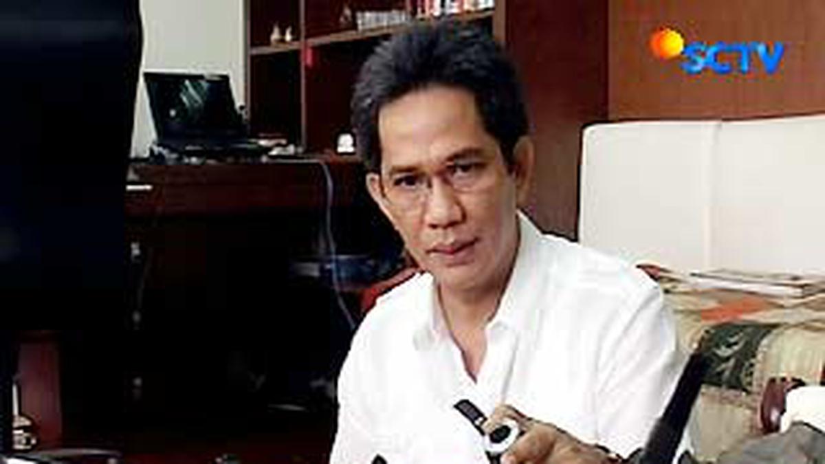 Yusron Ihza, Menulis Buku, dan Koleksi Cangklong - News Liputan6.com