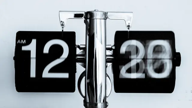 Delay Adalah Keterlambatan, Pahami Makna dan Contoh Penggunaannya - Hot ...