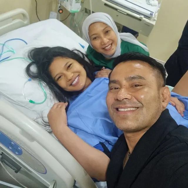 Penuh Kebahagian, Pasangan Judika dan Duma Riris Sambut Kelahiran Anak Ketiga - Hot Liputan6.com