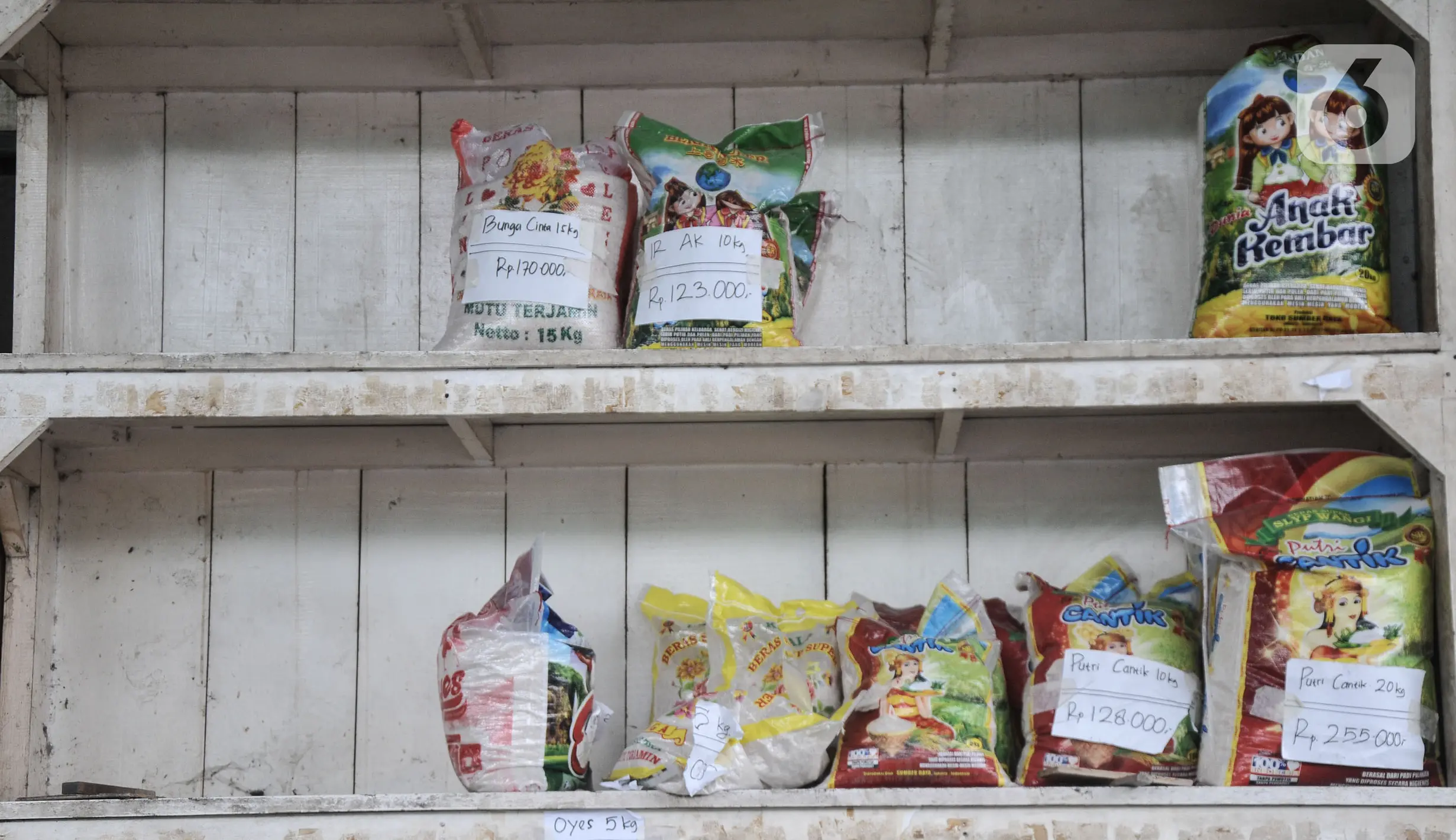 Kelangkaan Beras di Jakarta Akibat Gagal Panen - Foto Liputan6.com